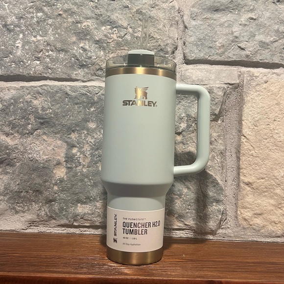 Stanley | Dining | Gilded Celadon The Holiday Quencher H2o Flowstate ...
